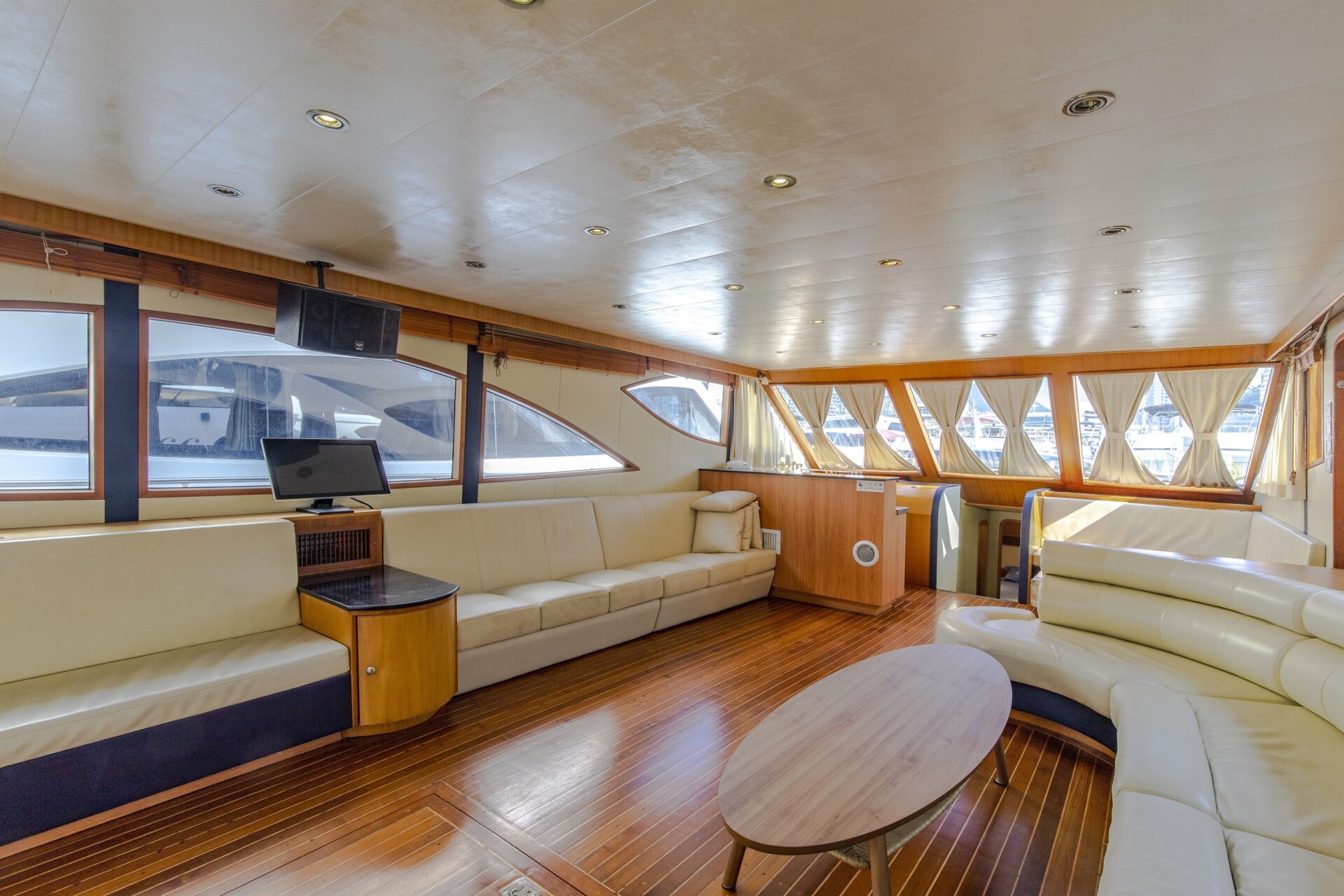 Amber - Hong Kong Boating